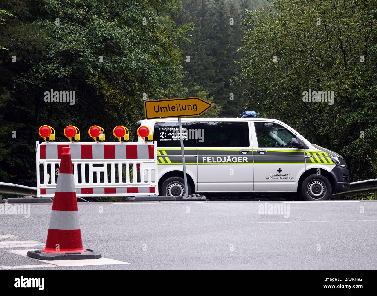 Zemmer Rodt, Germany. 09th Oct, 2019. Bundeswehr military police secure ...