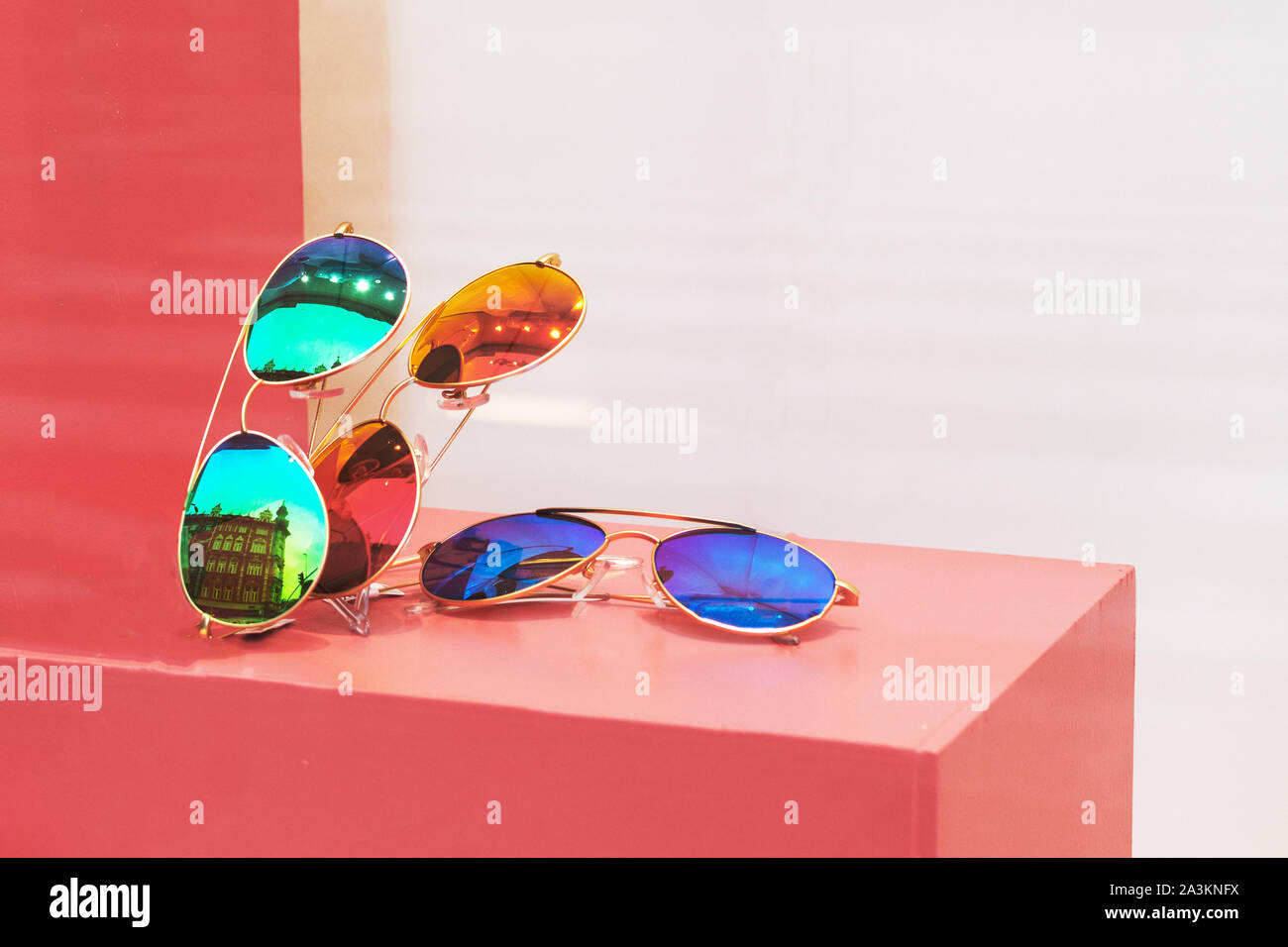 Showcase glass hi-res stock photography and images - Alamy