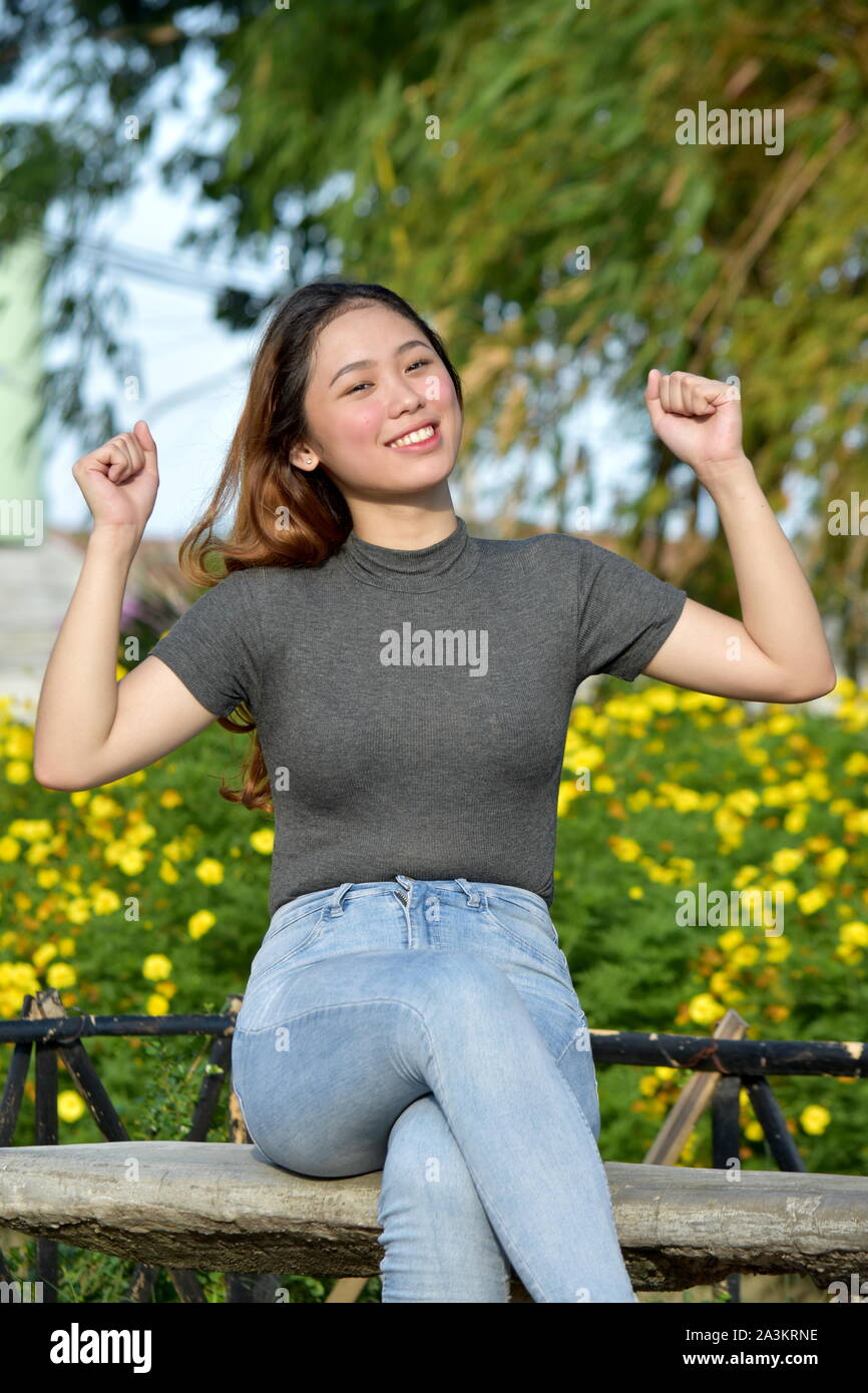 Female muscles hi-res stock photography and images - Alamy