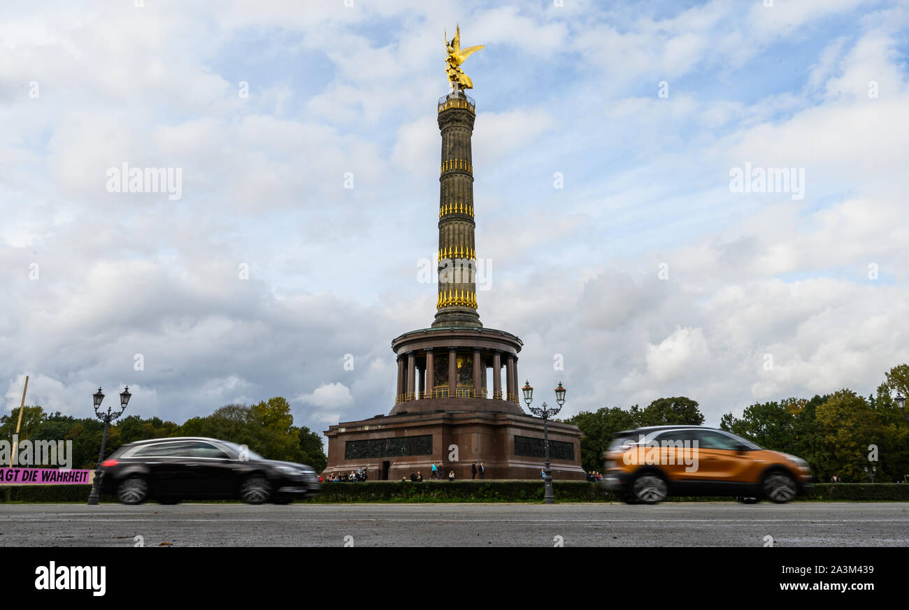 Berlin, Germany. 09th Oct, 2019. The roundabout at the Großer Stern at ...