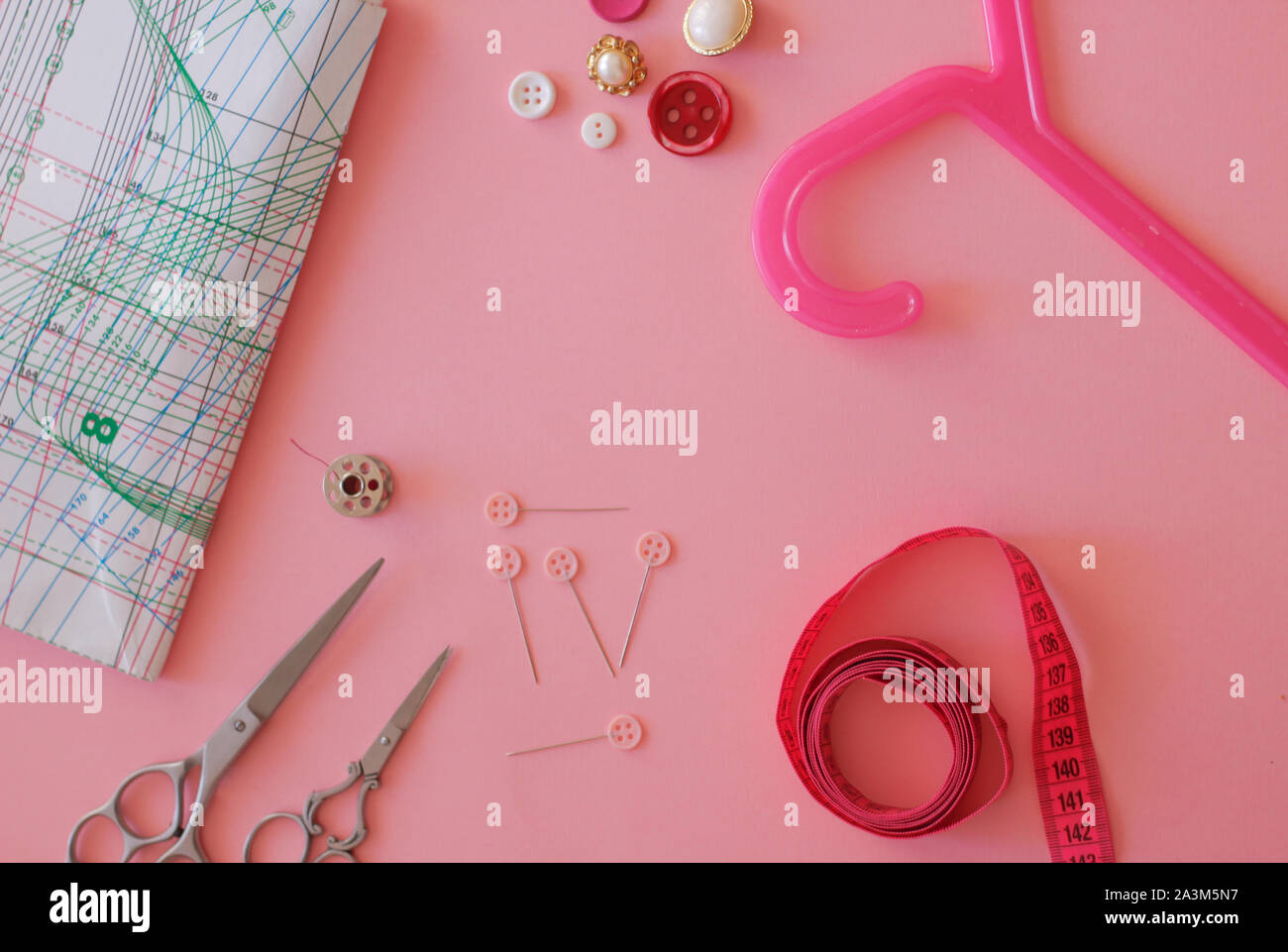 Cutting fabric sewing work room hi-res stock photography and images - Alamy