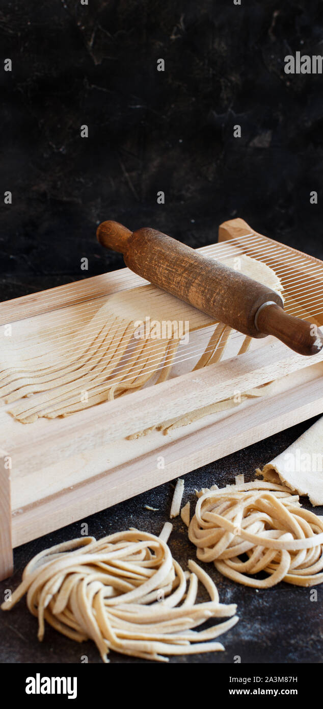 Chitarra pasta cutter hi-res stock photography and images - Alamy