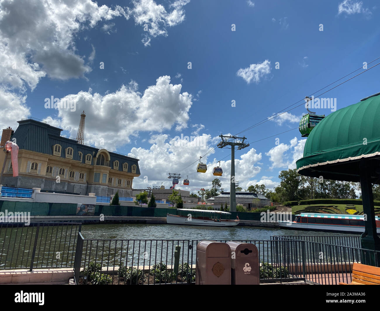 Disney skyliner gondola hi-res stock photography and images - Alamy