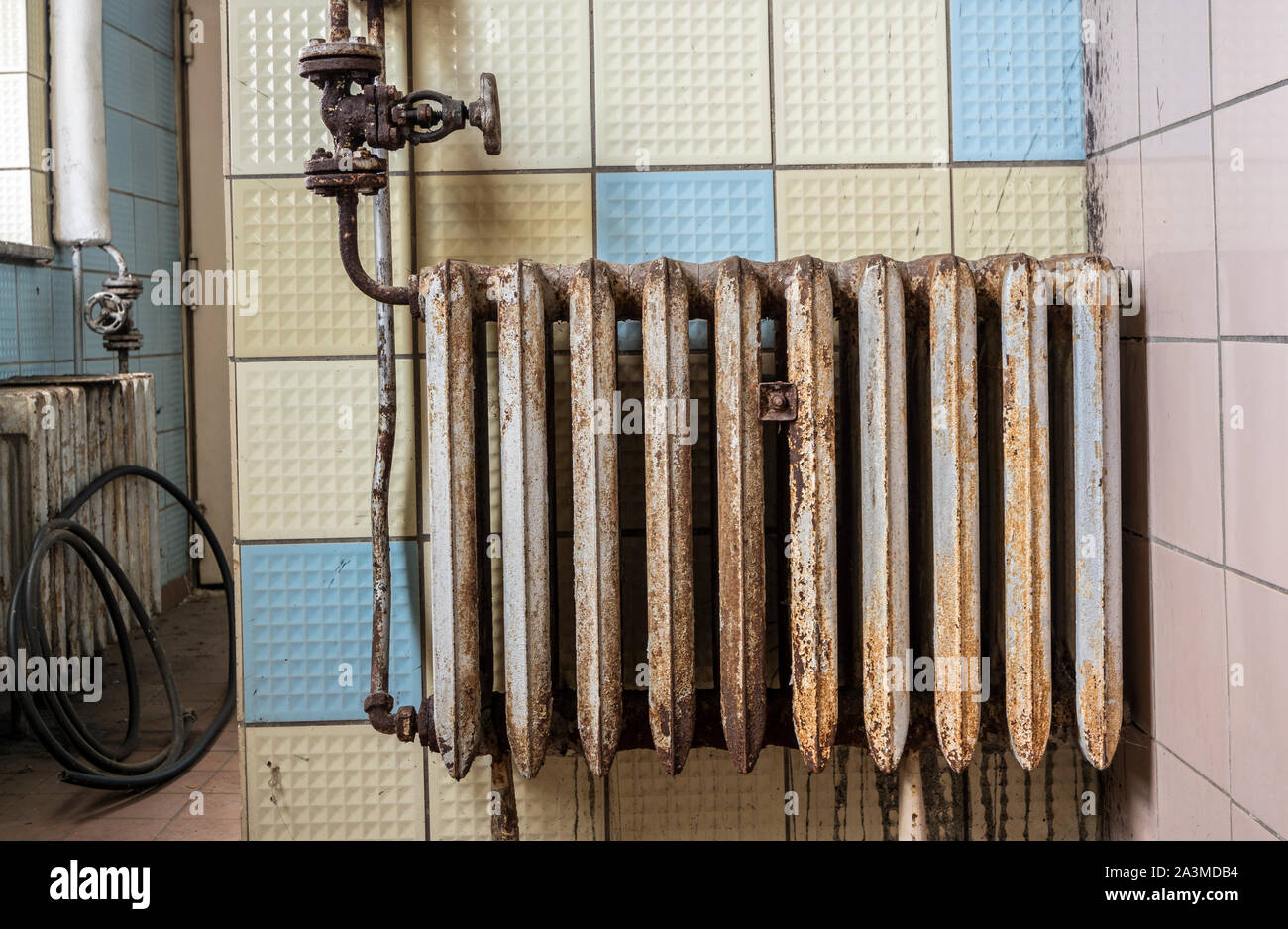Old radiator in the room Stock Photo - Alamy