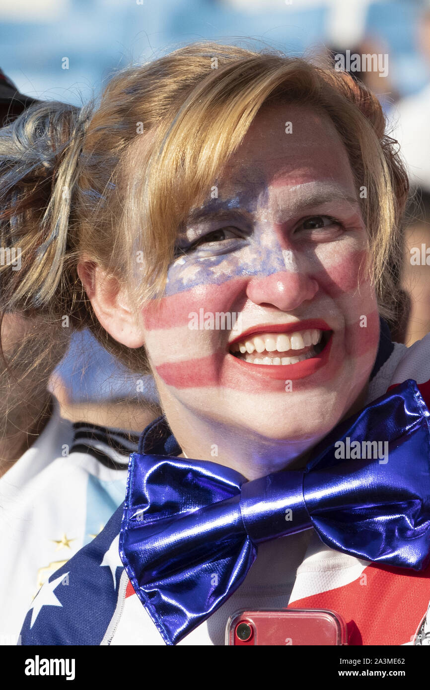 Saitama, Japan. 9th Oct, 2019. A USA fan with face paint on her face ...