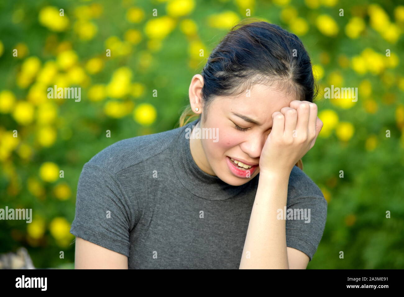 Weeping woman hi-res stock photography and images - Alamy