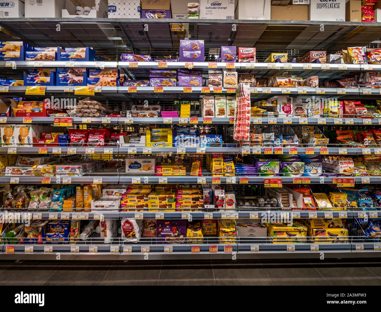Shopping mall snacks hi-res stock photography and images - Alamy