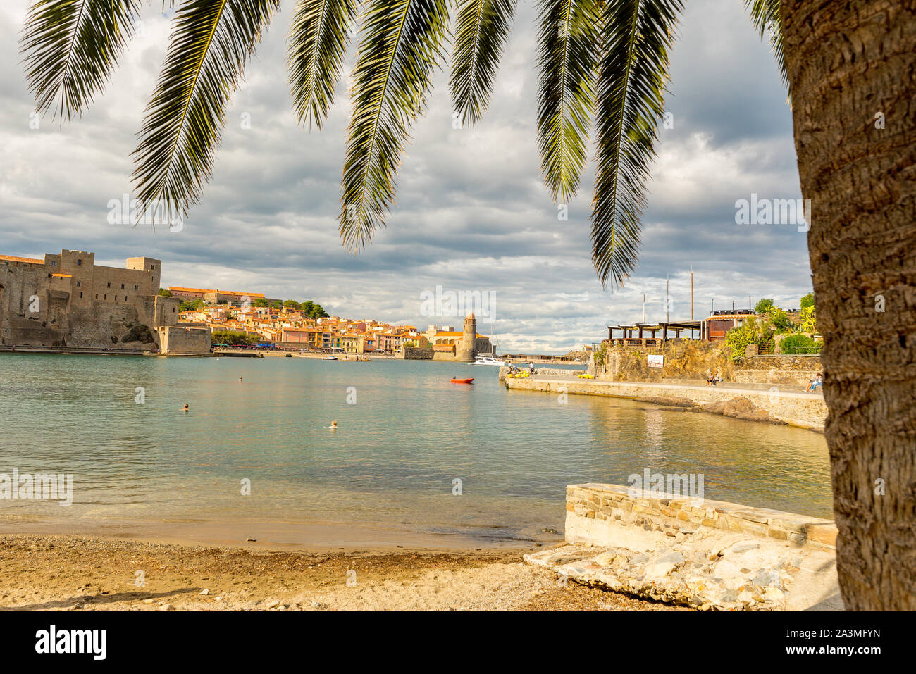 Collioure, France : 2019 Octobre 06 : People sunbathing on the ...