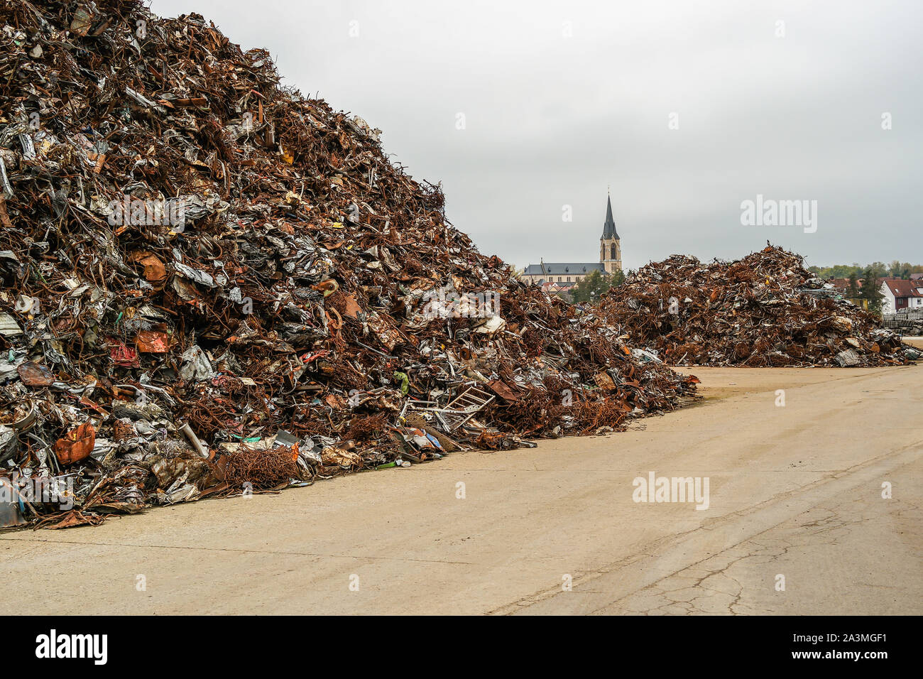 metal scrap garbage yard Stock Photo - Alamy