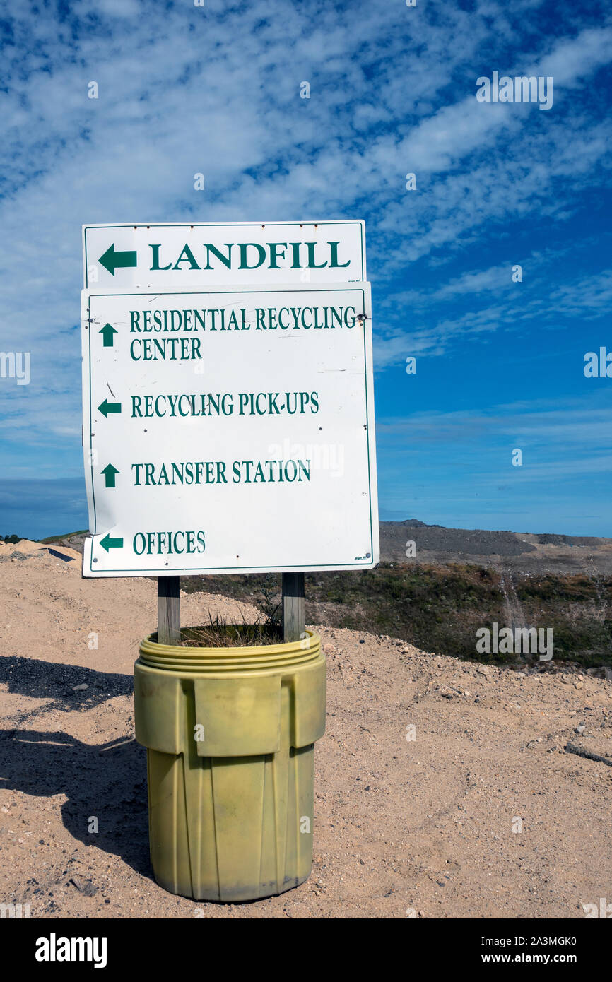 Landfill sign hi-res stock photography and images - Alamy