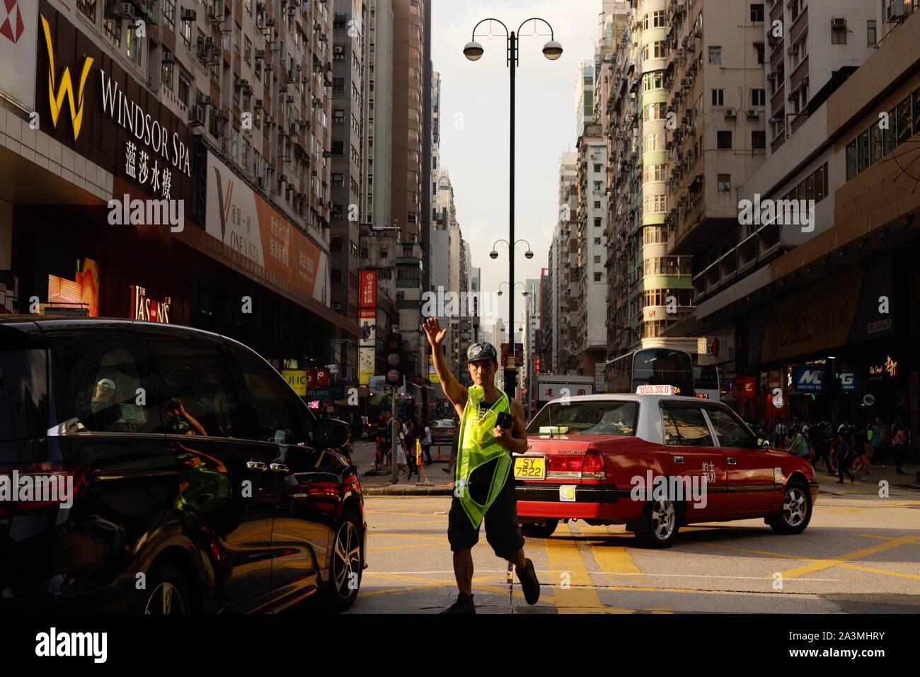 Hong Kong, CHINA. 9th Oct, 2019. A citizen ( not public servant of any ...