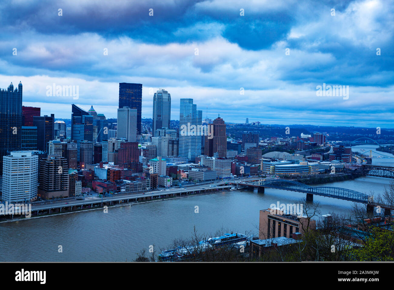 Downtown pittsburg hi-res stock photography and images - Alamy