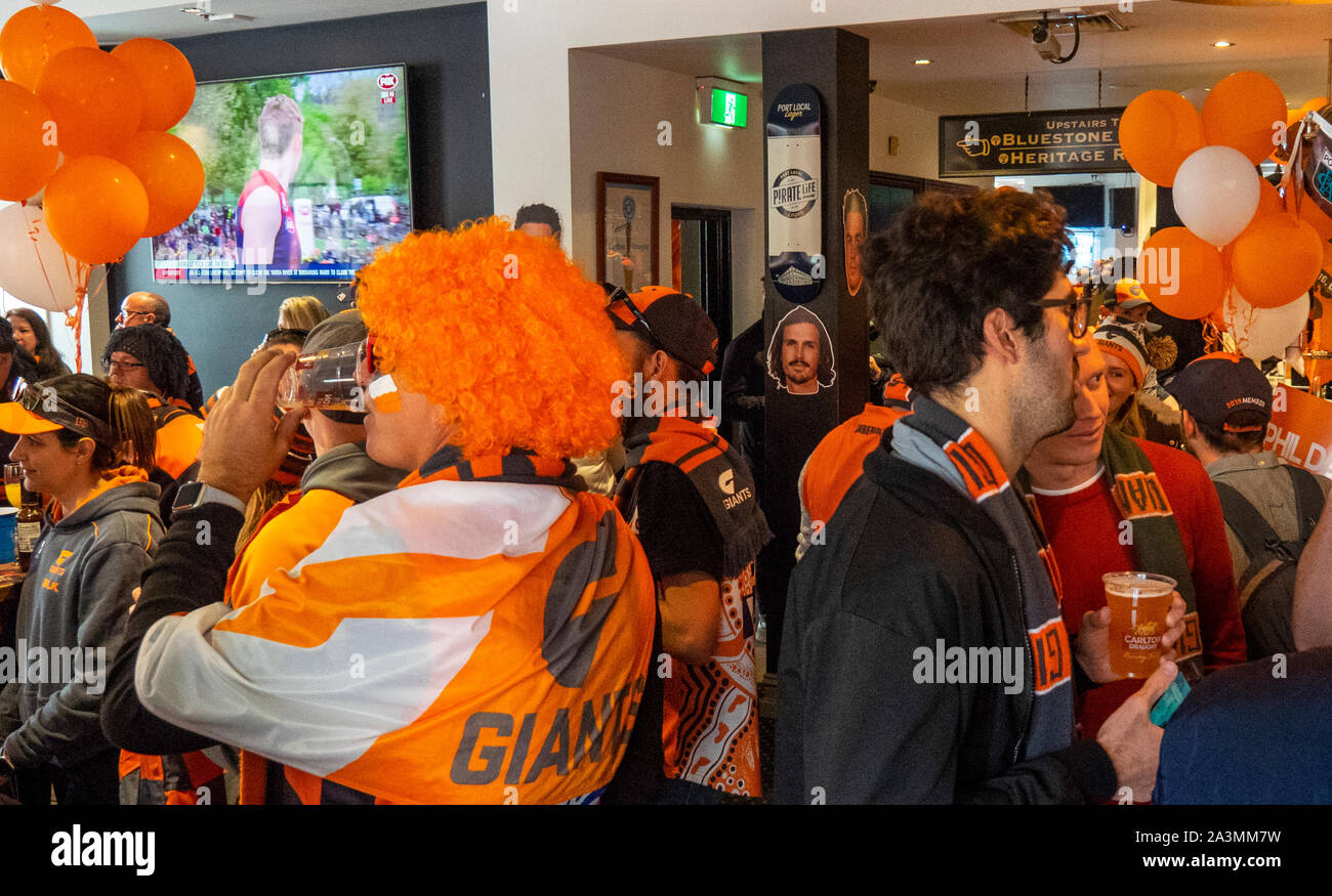Australia sport fan beer hi-res stock photography and images - Alamy
