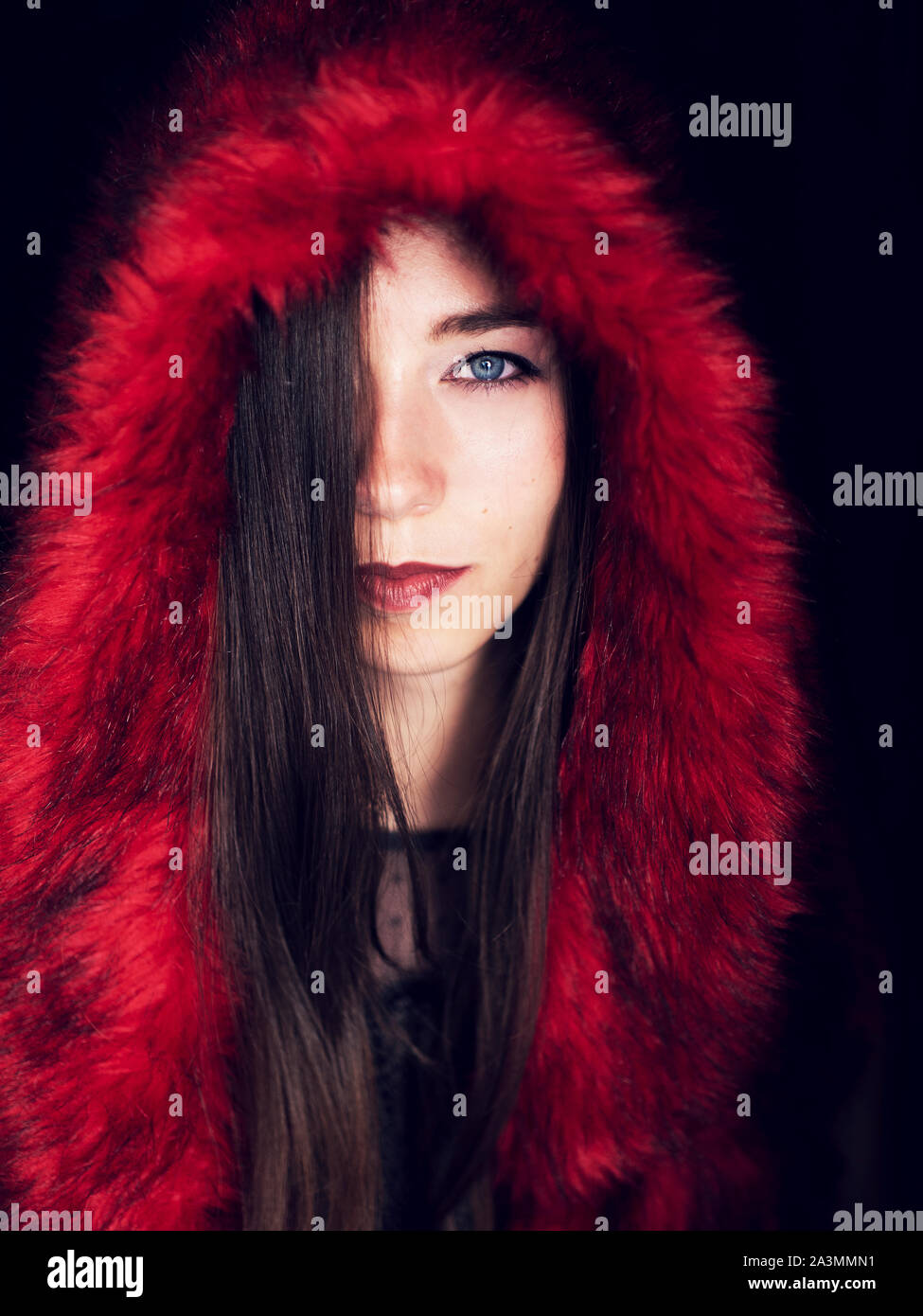 Little red riding hood book cover hi-res stock photography and images ...