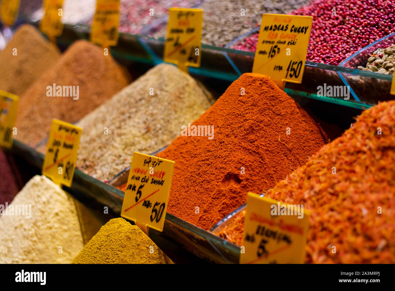 Curry spice stand hi-res stock photography and images - Alamy