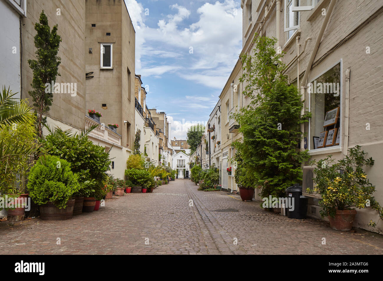 Mews chelsea hi-res stock photography and images - Alamy