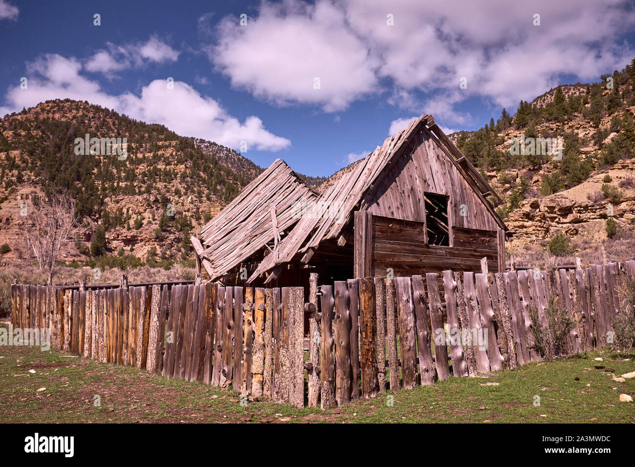 A derelict barn in Nine Mile Canyon, Utah, USA Stock Photo - Alamy