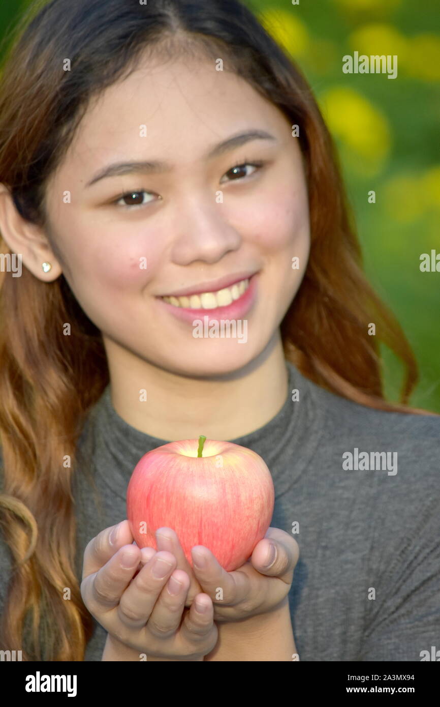 Asian apple hi-res stock photography and images - Alamy