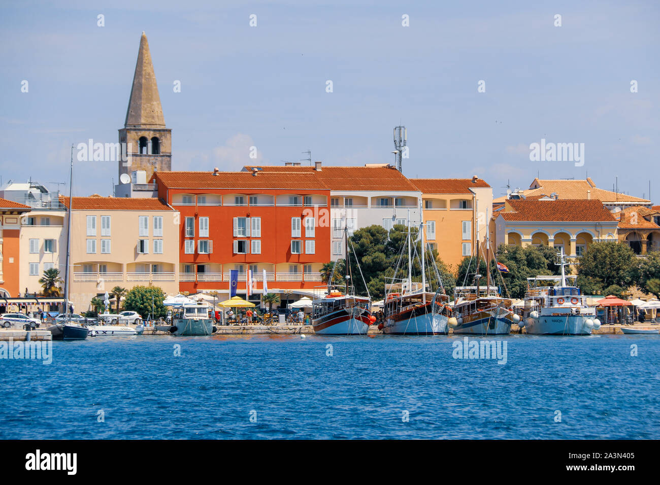 Waterfront buildings harbour bell hi-res stock photography and images ...