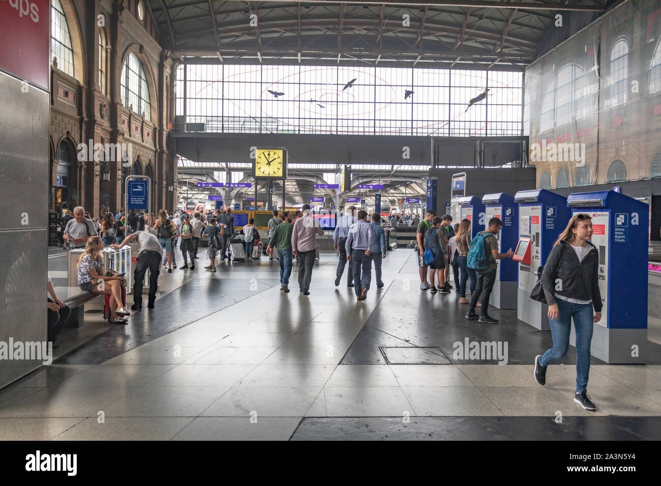 Zürich hauptbahnhof hi-res stock photography and images - Alamy