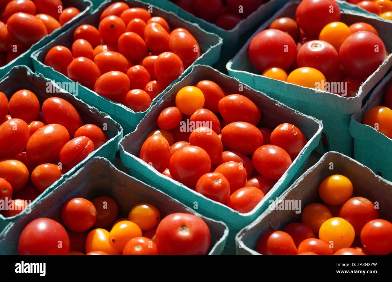 Farmers market farm products hi-res stock photography and images - Alamy