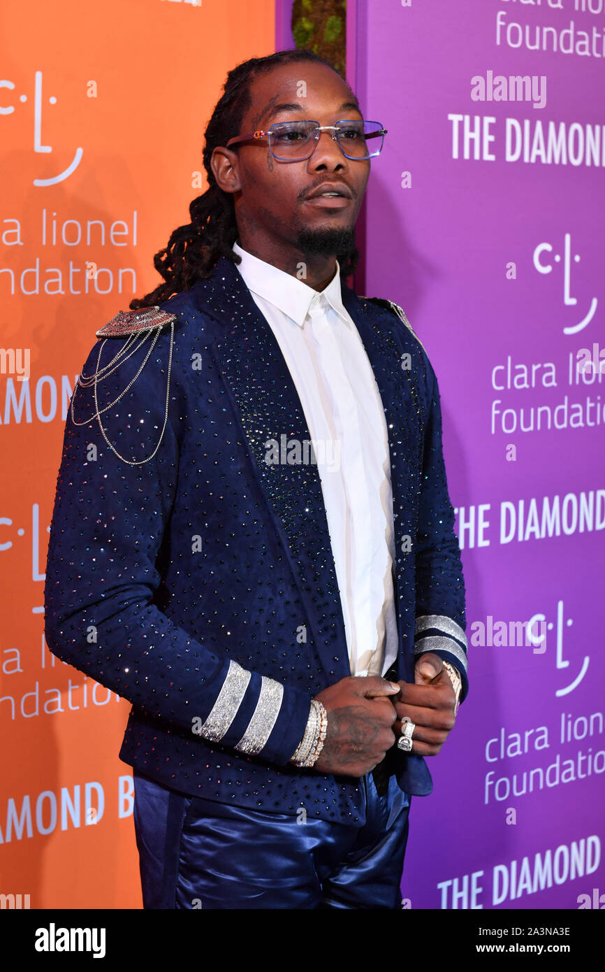 Red offset hi-res stock photography and images - Alamy