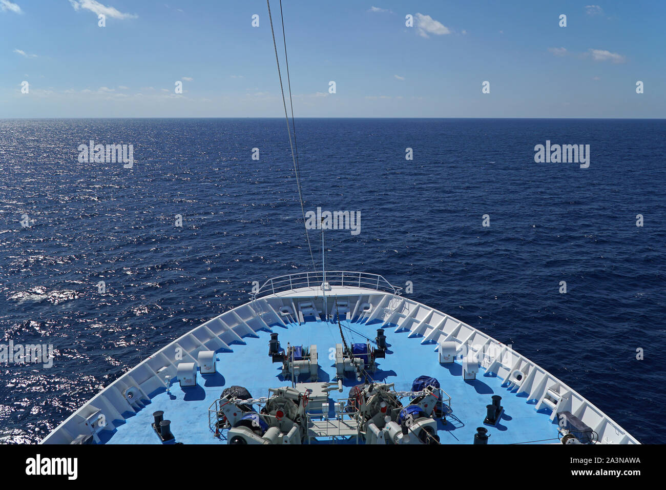 Cruise ship passenger looking out hi-res stock photography and images ...