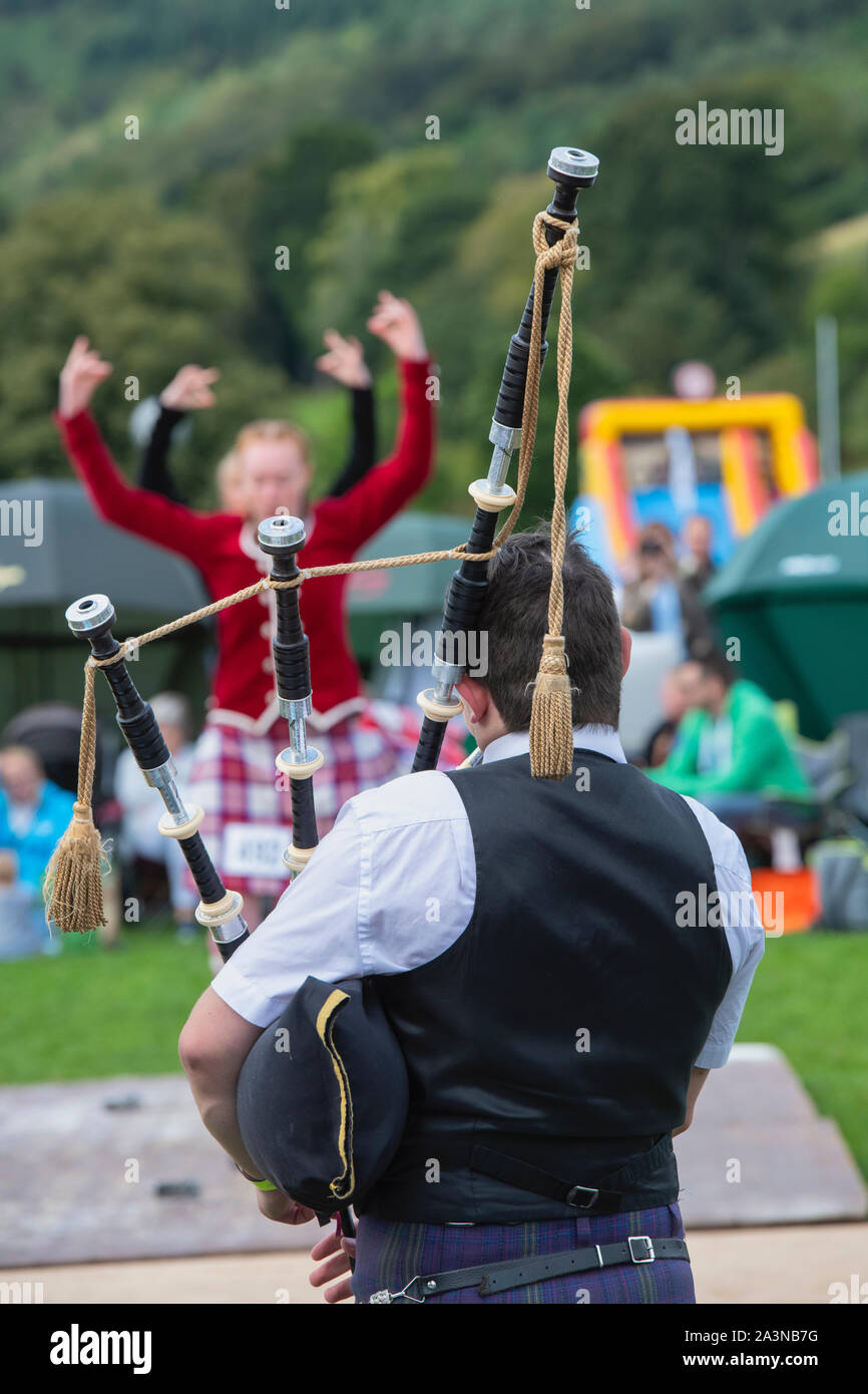 Piper and highland dancing girls at the Peebles highland games. Peebles ...