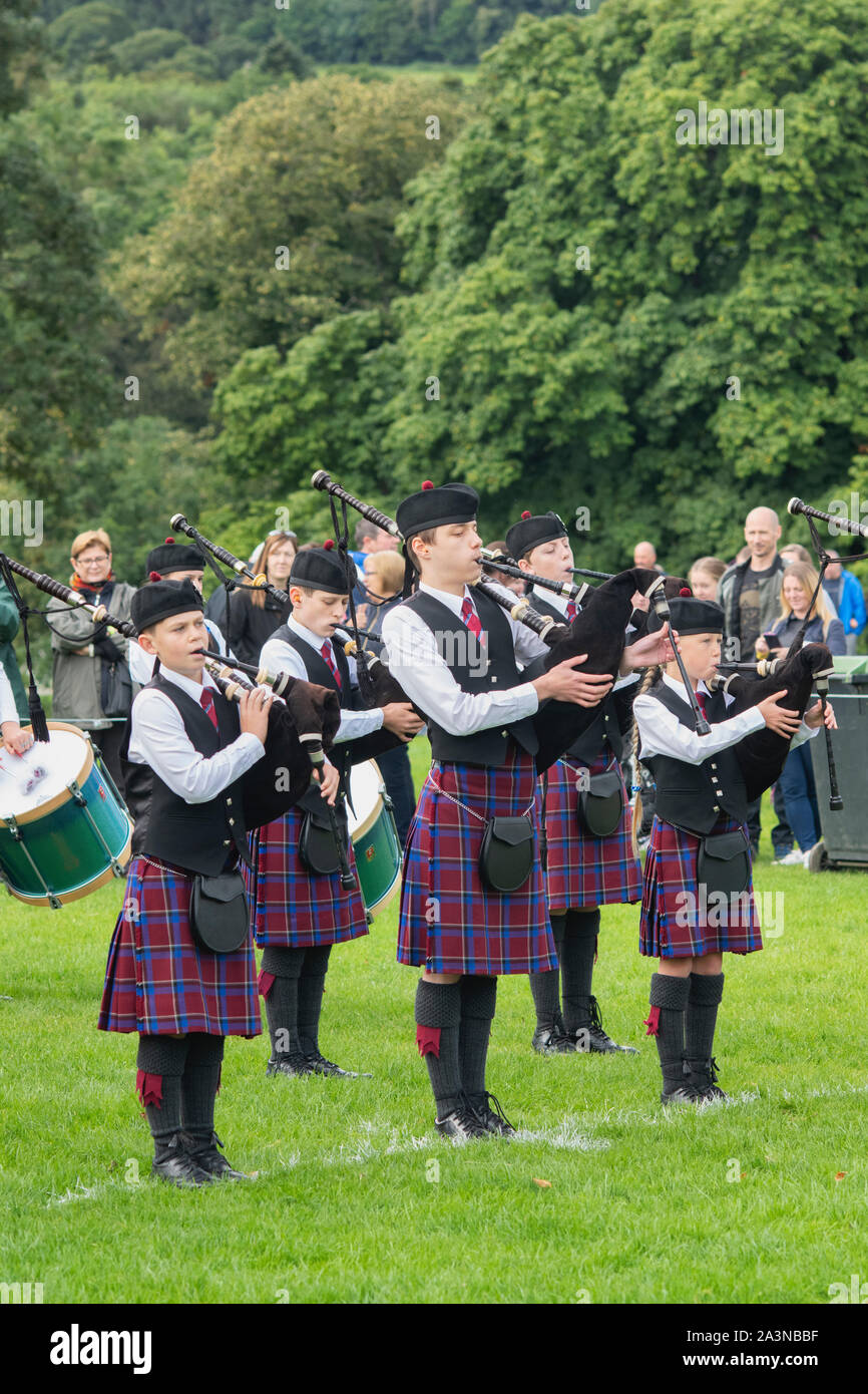 Preston lodge high school pipe band hi-res stock photography and images ...