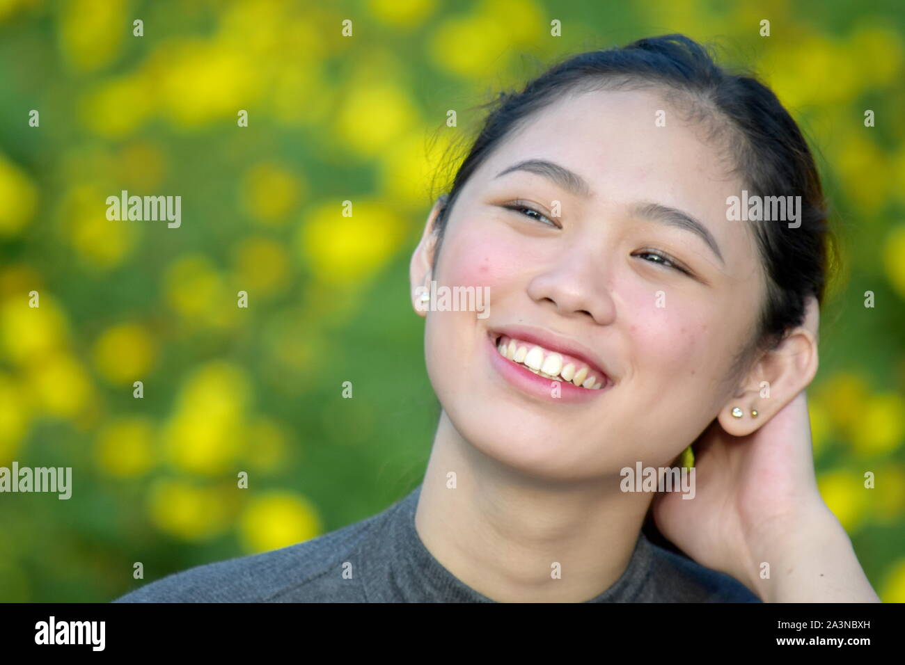 Filipino filipina smiling hi-res stock photography and images - Alamy