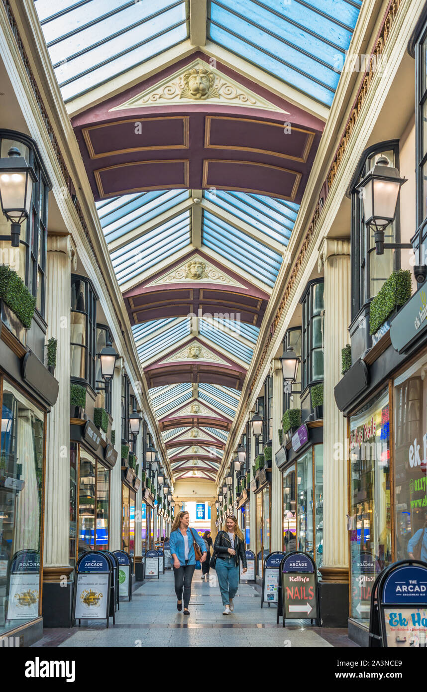 Shopping precinct interior hi-res stock photography and images - Alamy