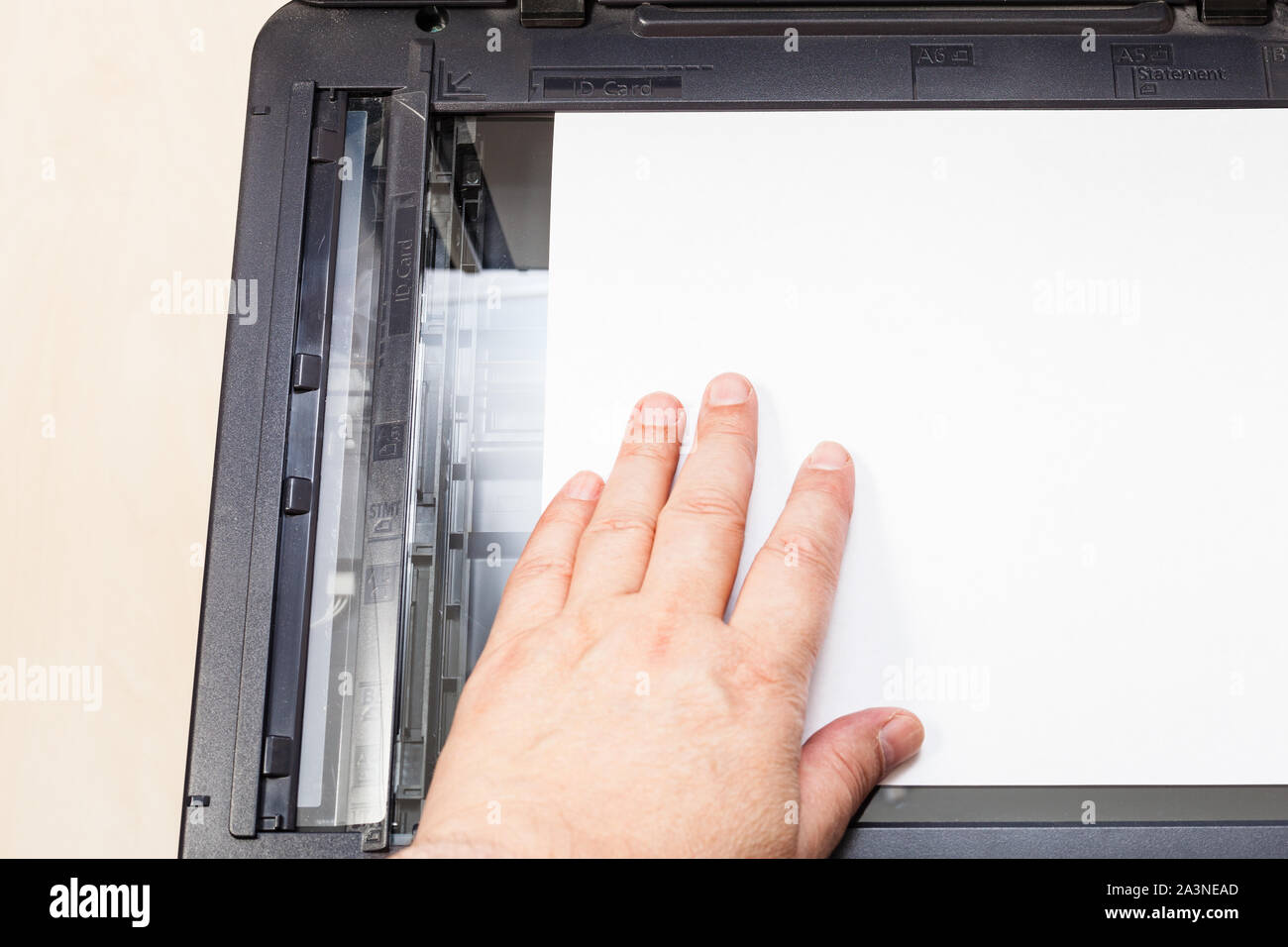 Hand scanner office hi-res stock photography and images - Alamy
