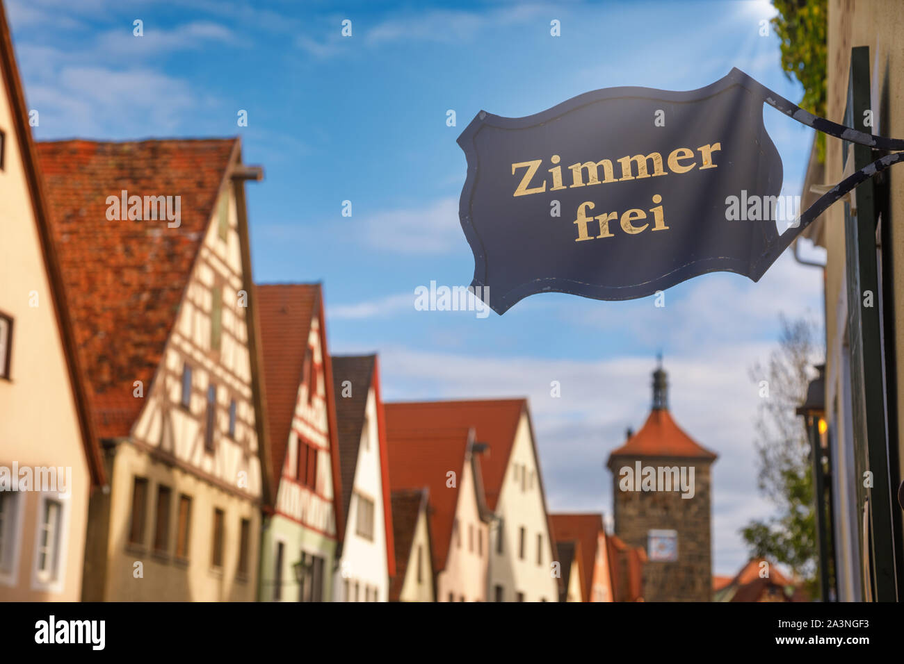 Rooms available sign hi-res stock photography and images - Alamy