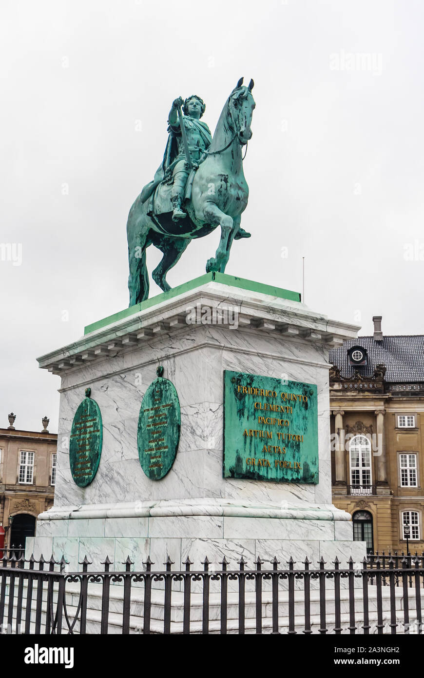 Equestrian statue of Frederik V, Copenhagen, Denmark Stock Photo - Alamy