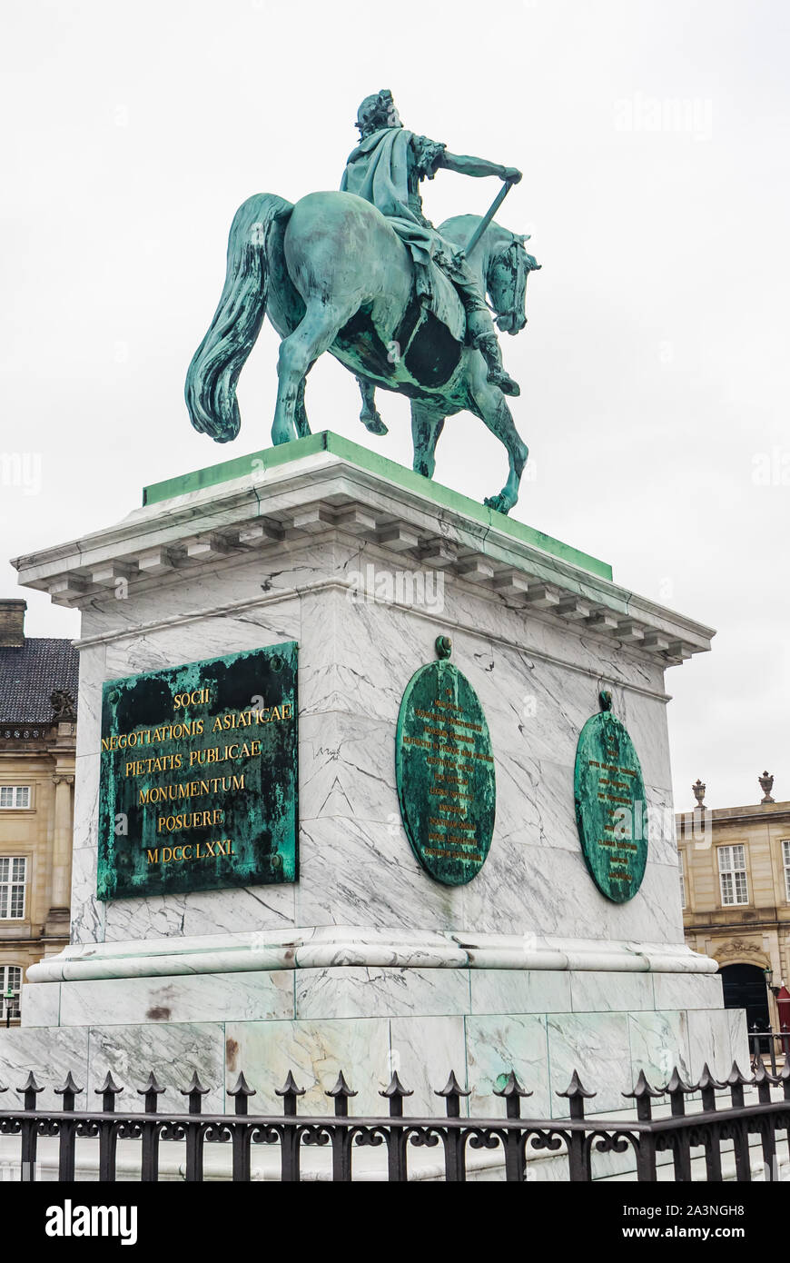 Equestrian statue of Frederik V, Copenhagen, Denmark Stock Photo - Alamy