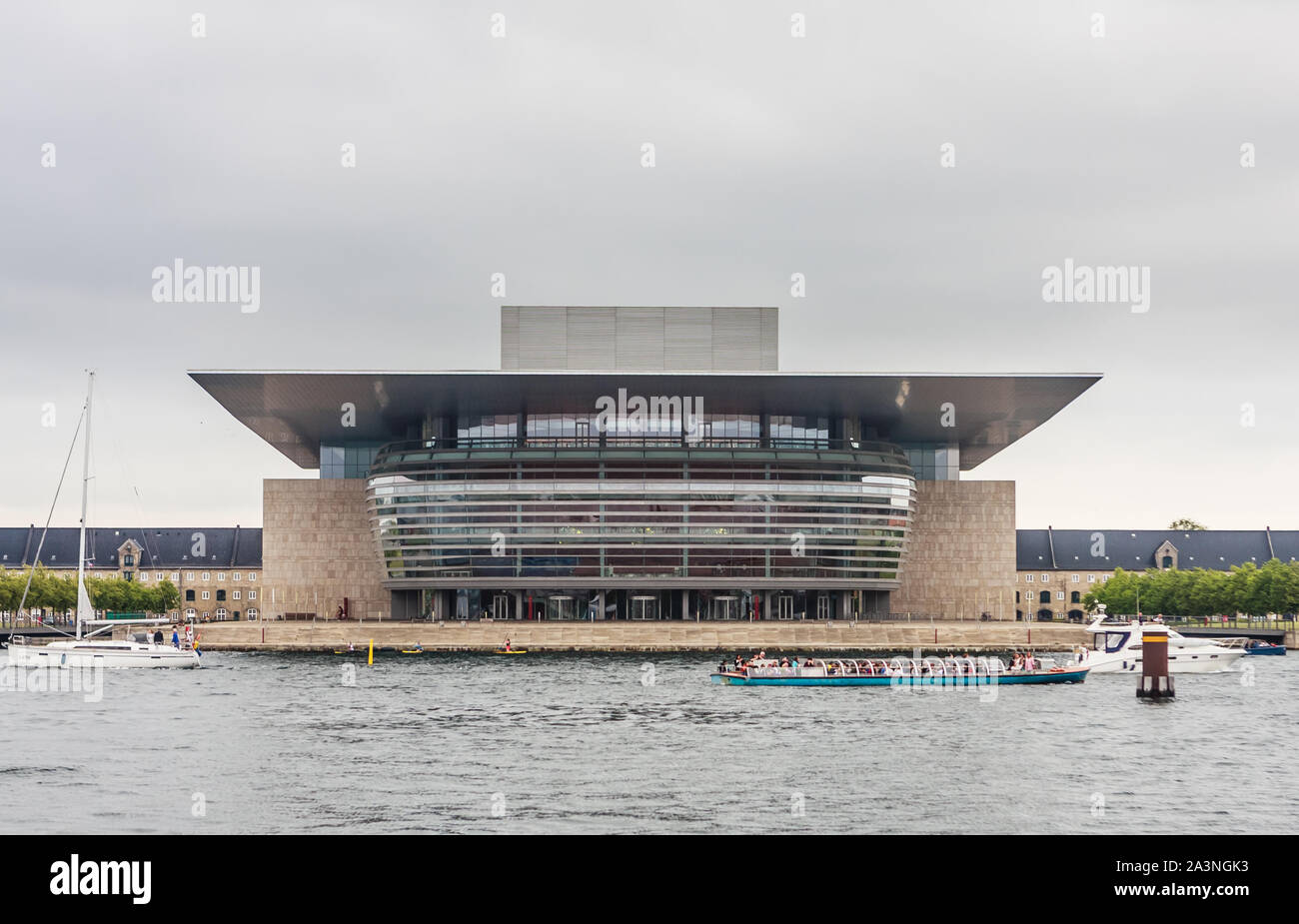 New opera house copenhagen denmark hi-res stock photography and images ...