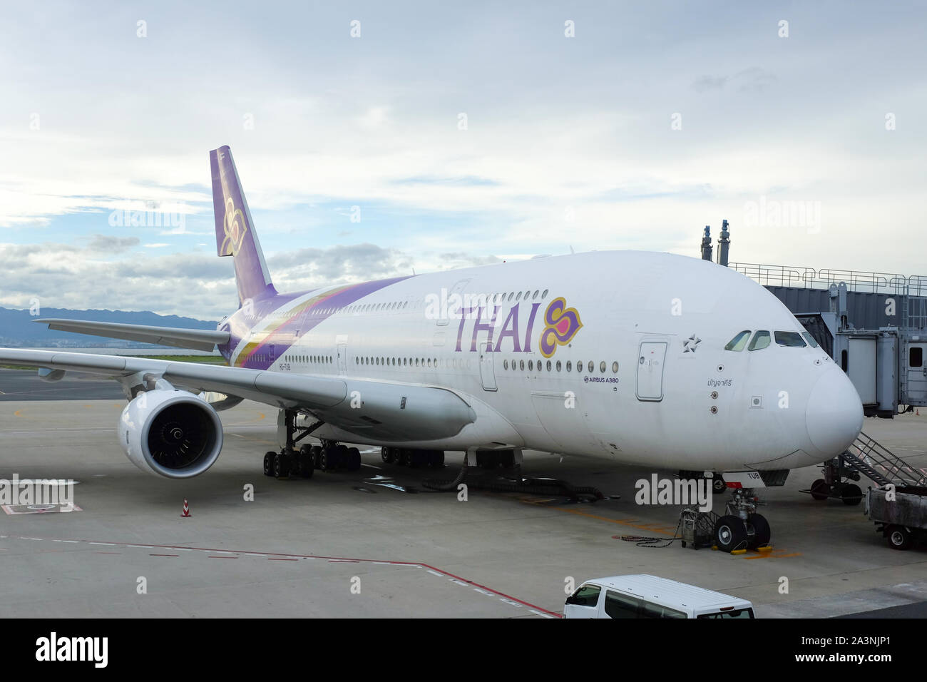 Thai airways airbus a380 aircraft hi-res stock photography and images ...