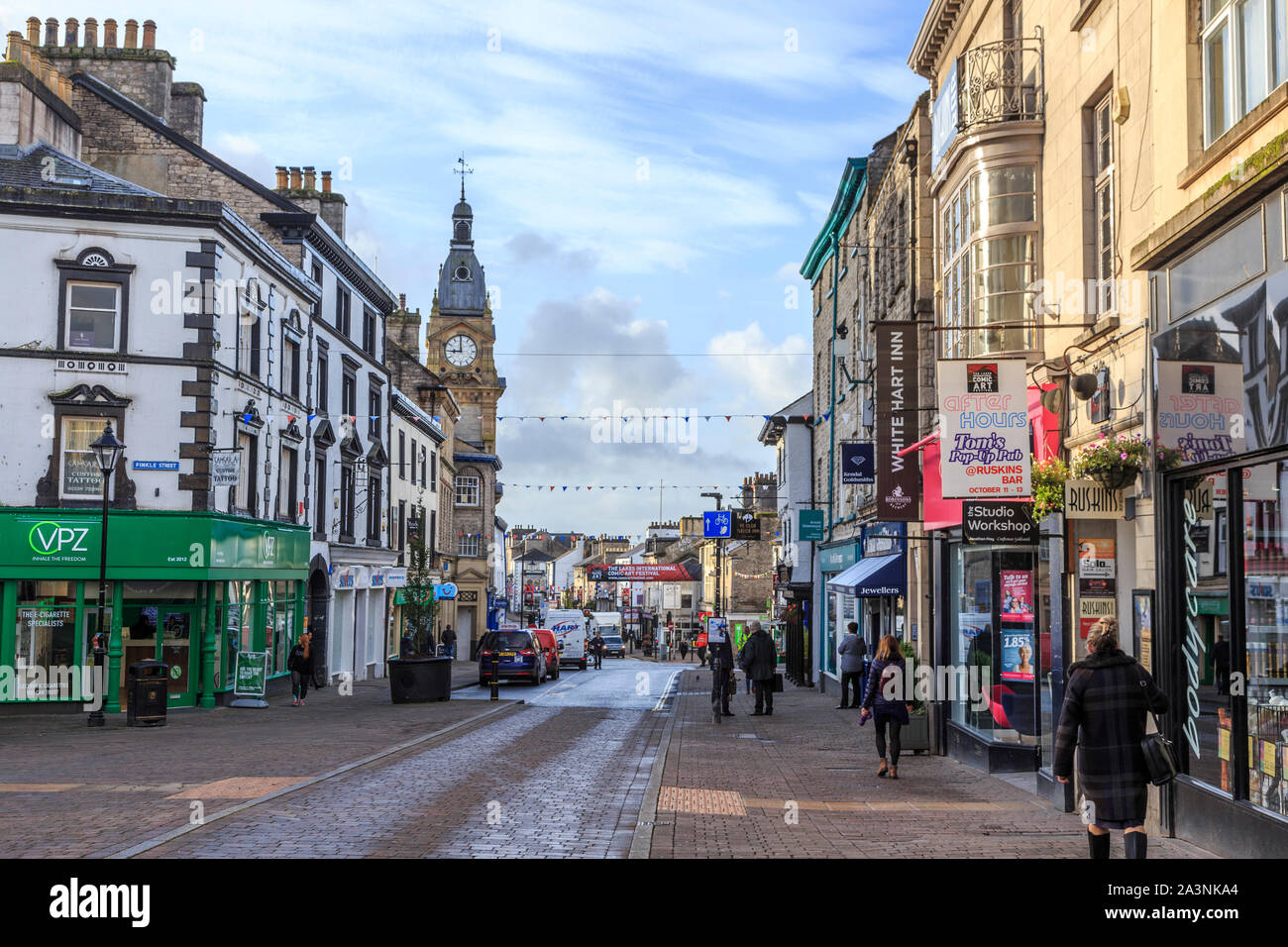 kendal town centre, lake district national park, cumbria, england, uk ...