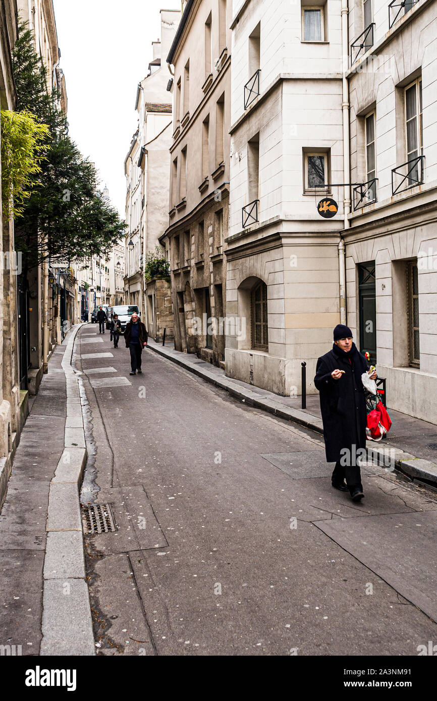 Parisian streets hi-res stock photography and images - Alamy