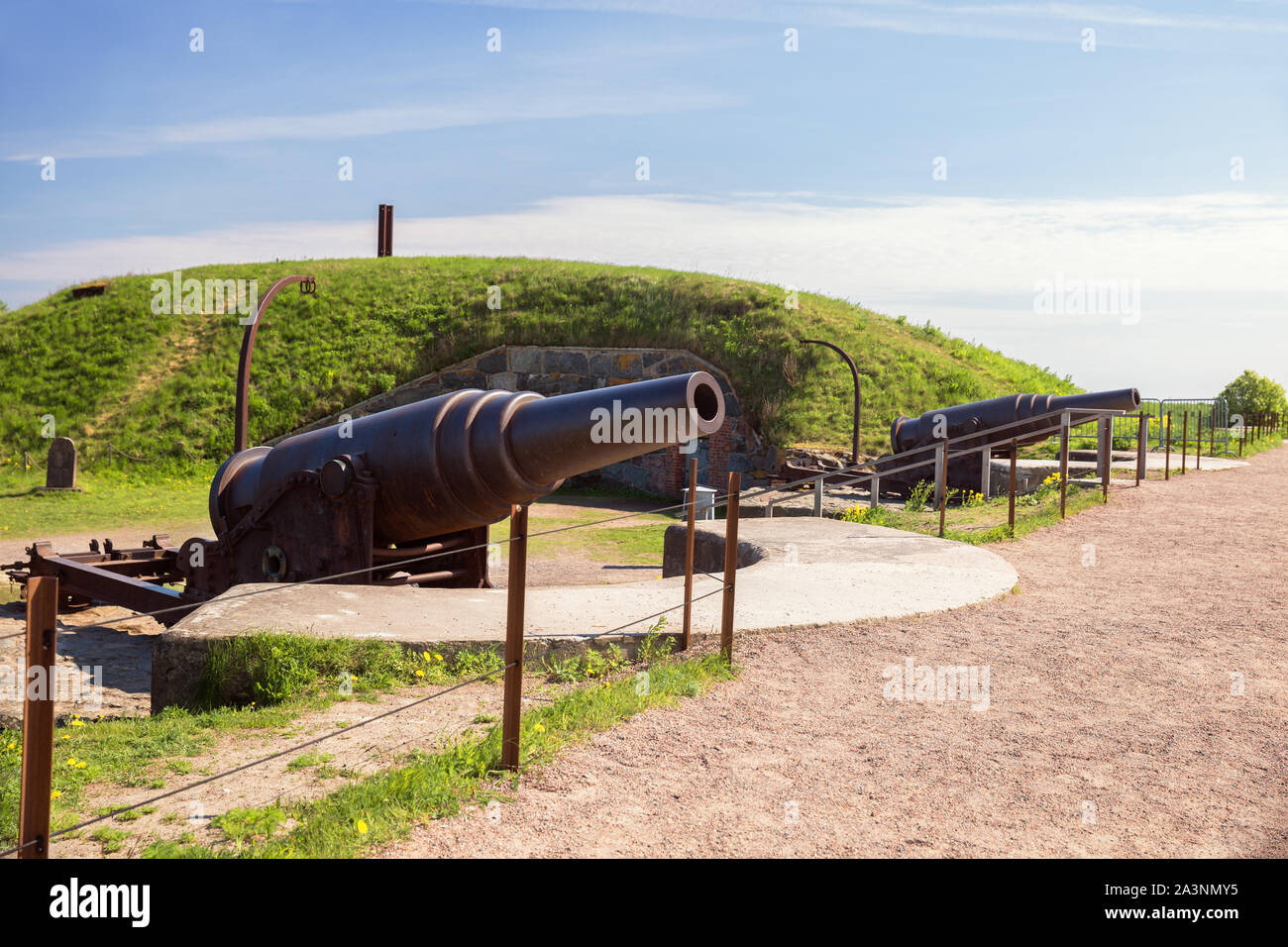 Authentic Russian 9-inch guns on coastal battery of Kustaanmiekka ...