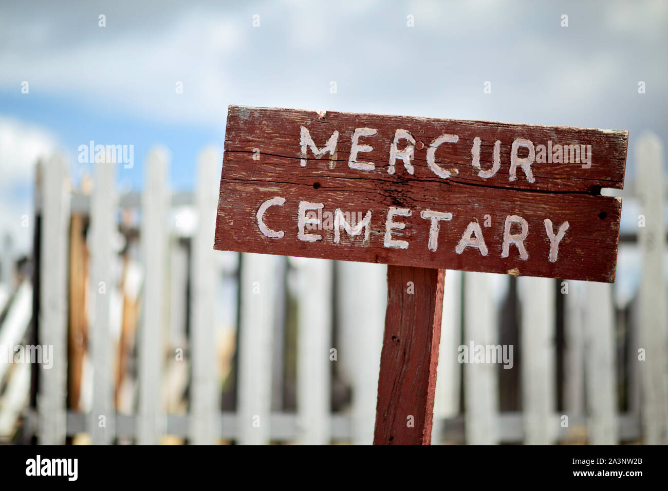 Unmarked graves hi-res stock photography and images - Alamy