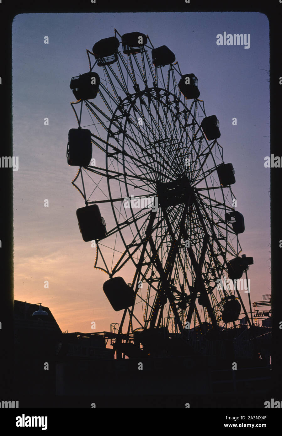 Sky diver ride hi-res stock photography and images - Alamy