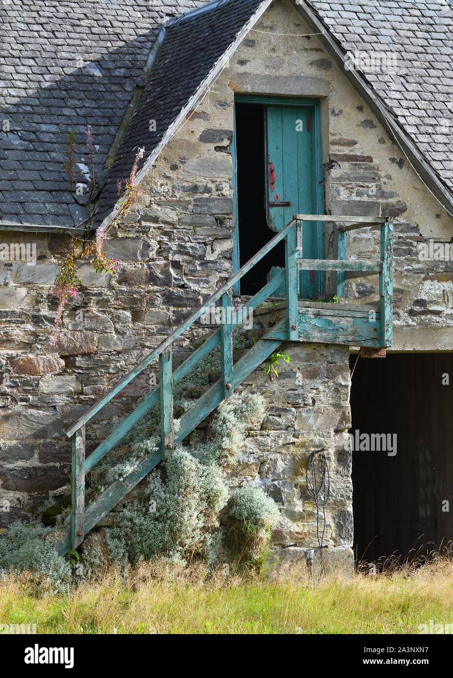 Handrail broken hi-res stock photography and images - Alamy