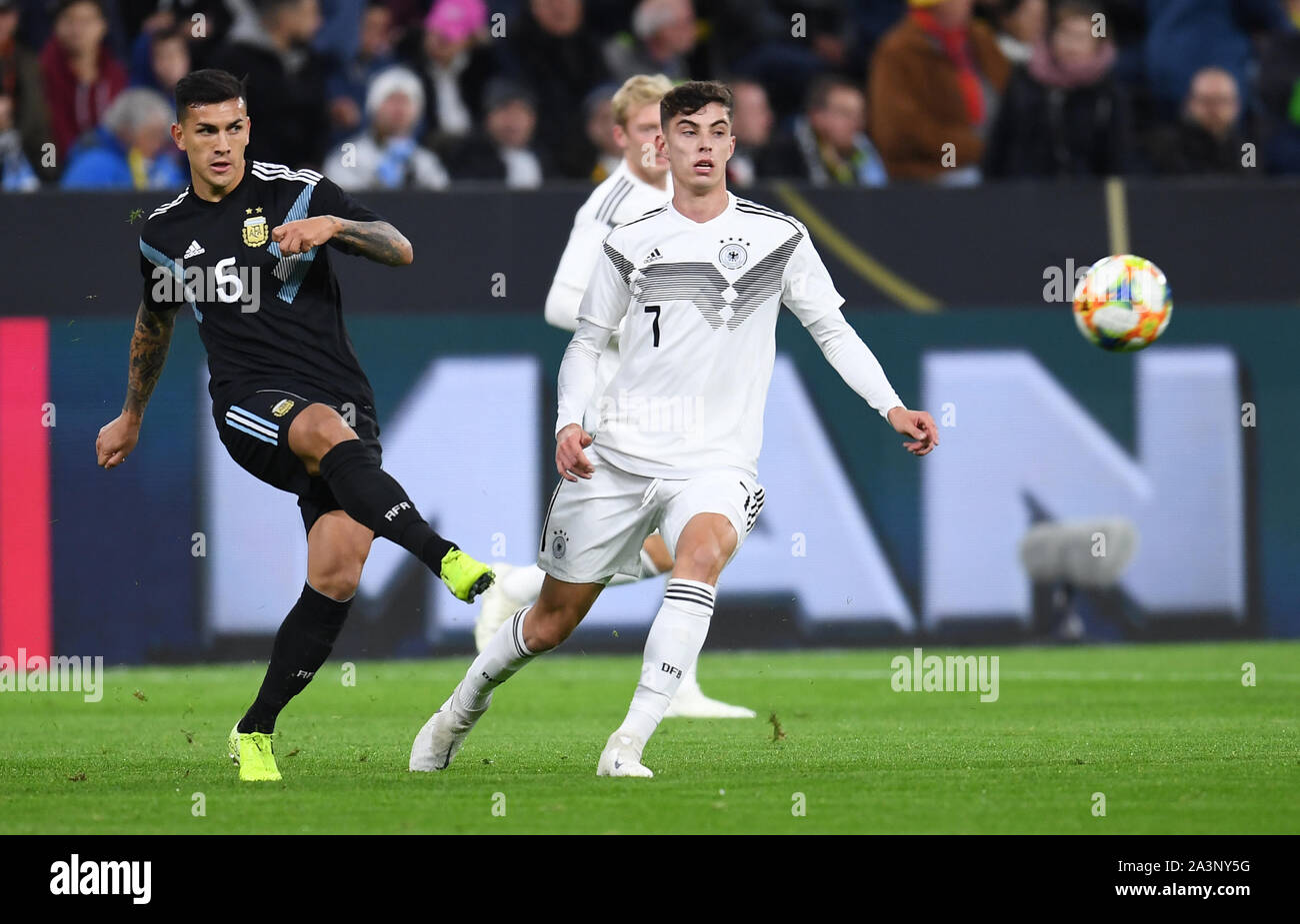 Dortmund, Germany. 09th Oct, 2019. duels, duel Kai Havertz (Germany ...