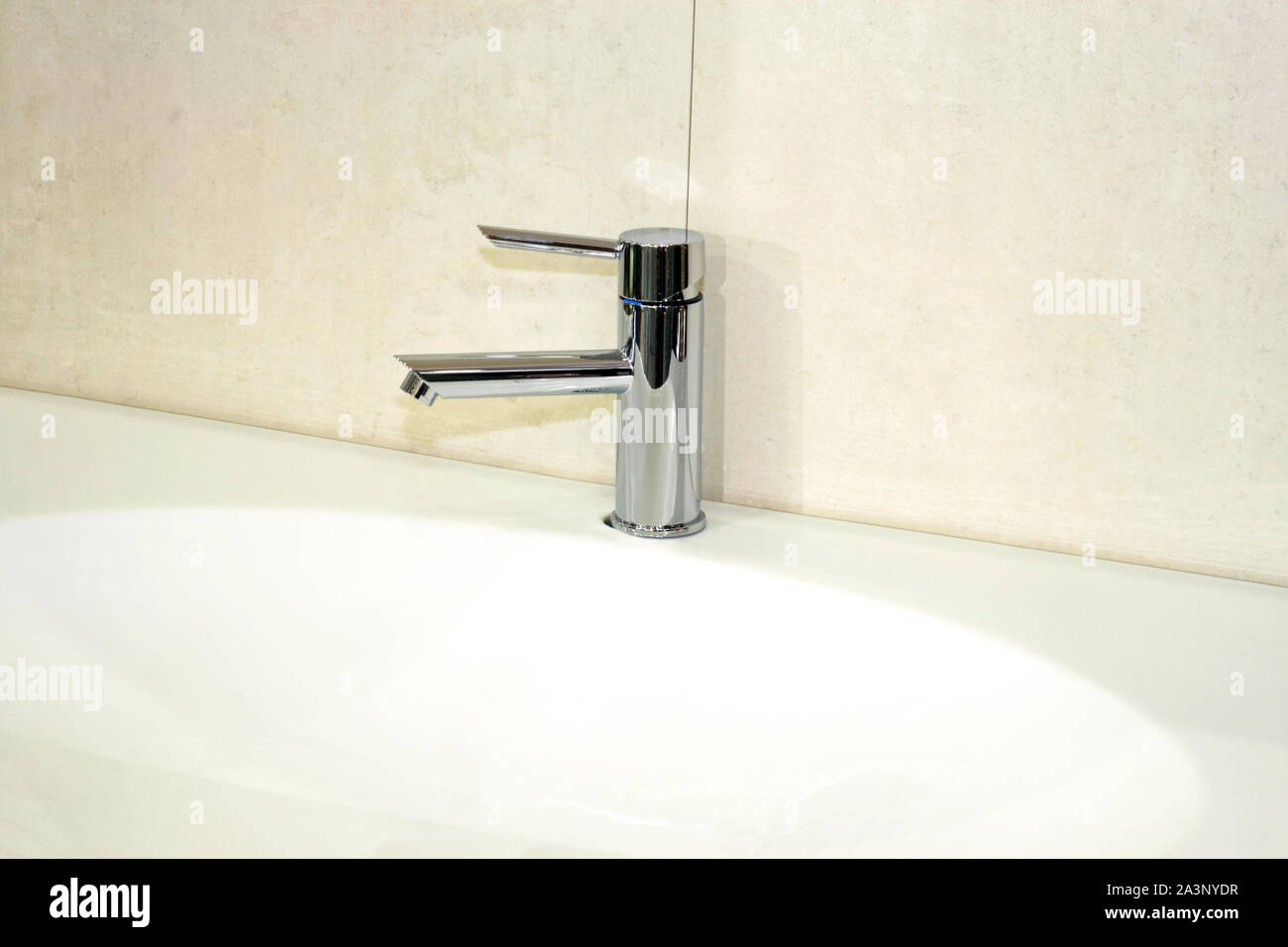 Silver faucet hi-res stock photography and images - Alamy