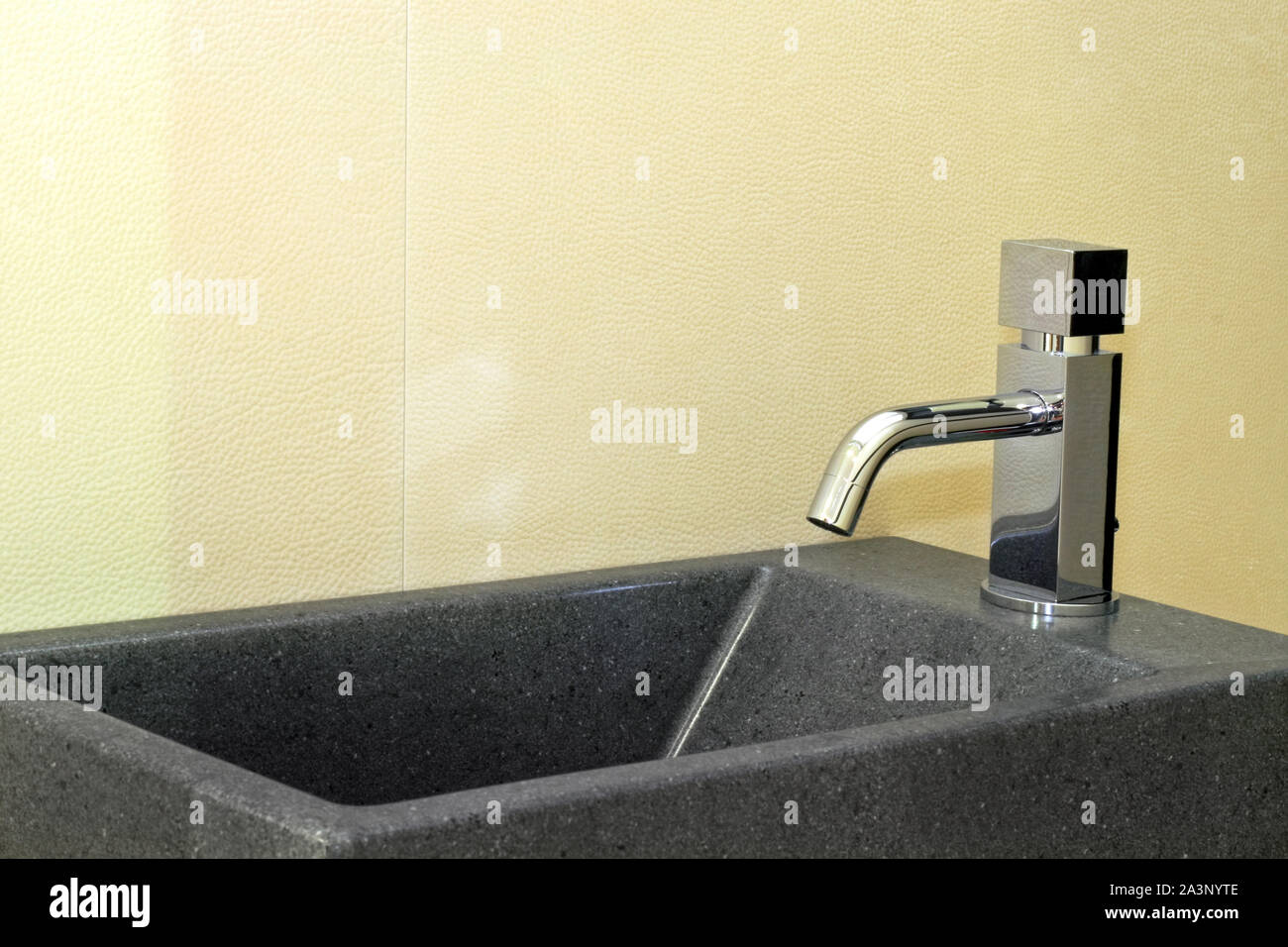 Granite basin hi-res stock photography and images - Alamy