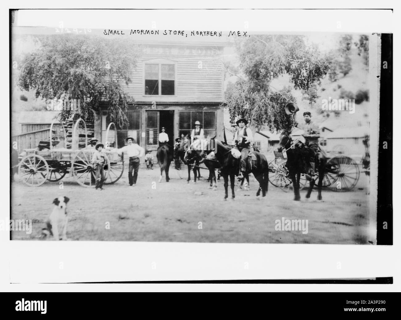 Small mormon store hi-res stock photography and images - Alamy