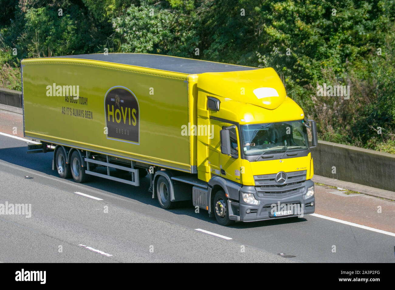 Hovis bread delivery lorry hi-res stock photography and images - Alamy