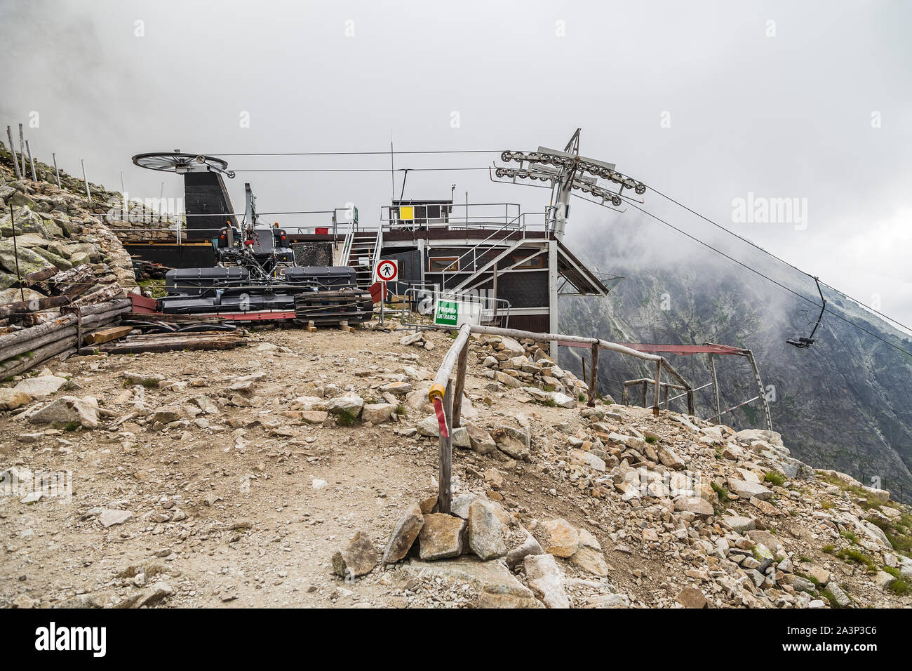 Golf boarding the cable car to the top of the mountain Stock Photo - Alamy
