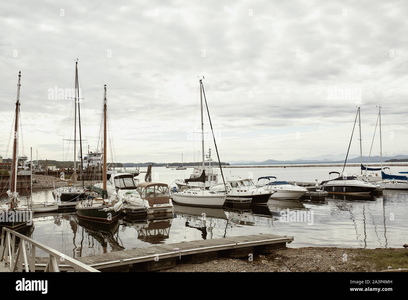 Vermont lake champlain autumn hi-res stock photography and images - Alamy